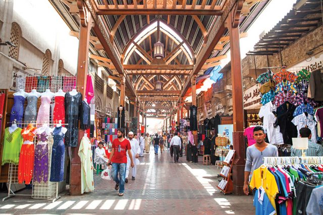 Les souks de dubai : Dubai Gold Souk, Dubai Spice Souk, Souk Naif ...